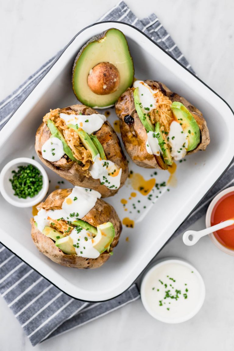 Camote relleno con pollo picante - Cravings Journal
