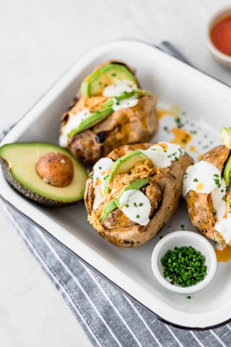 Camote relleno con pollo picante - Cravings Journal