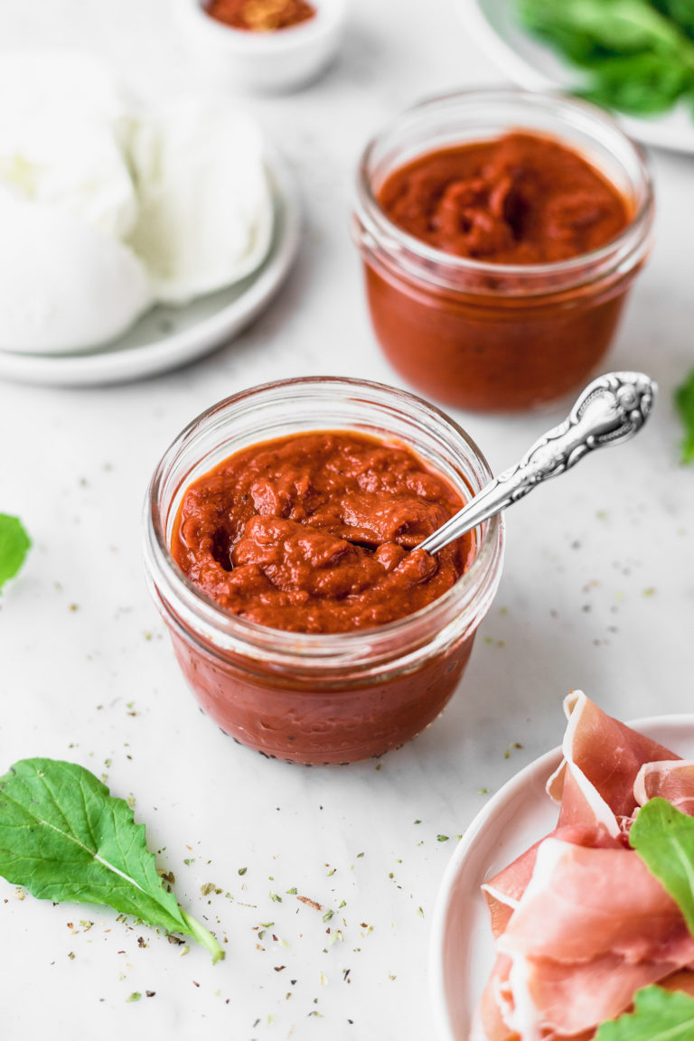 Salsa para pizza intensa y deliciosa - Cravings Journal