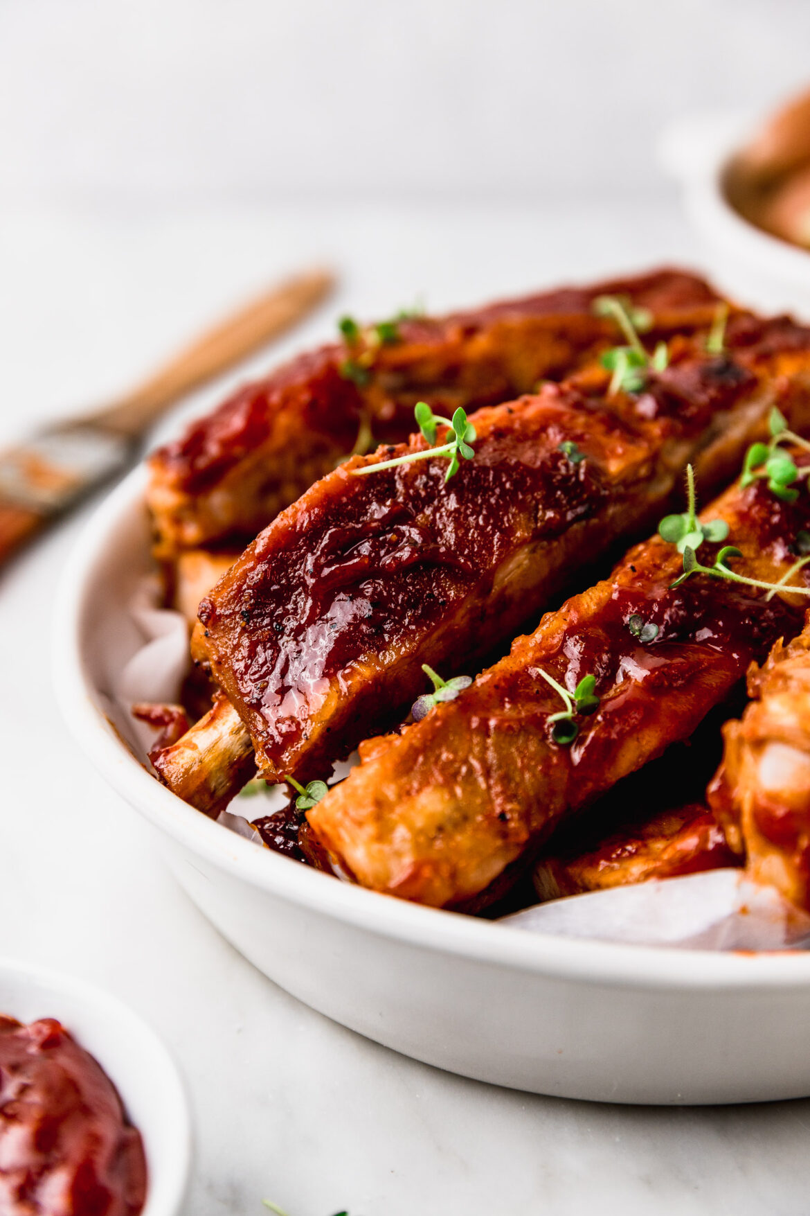 Costillas bbq con ensalada de col y papas - Cravings Journal