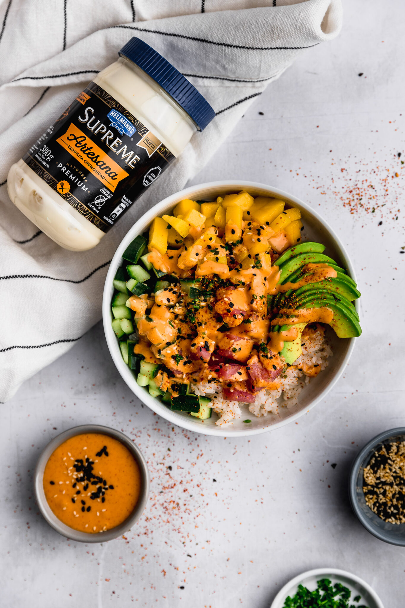 Poke Bowl de Atún con mayonesa picante - Cravings Journal