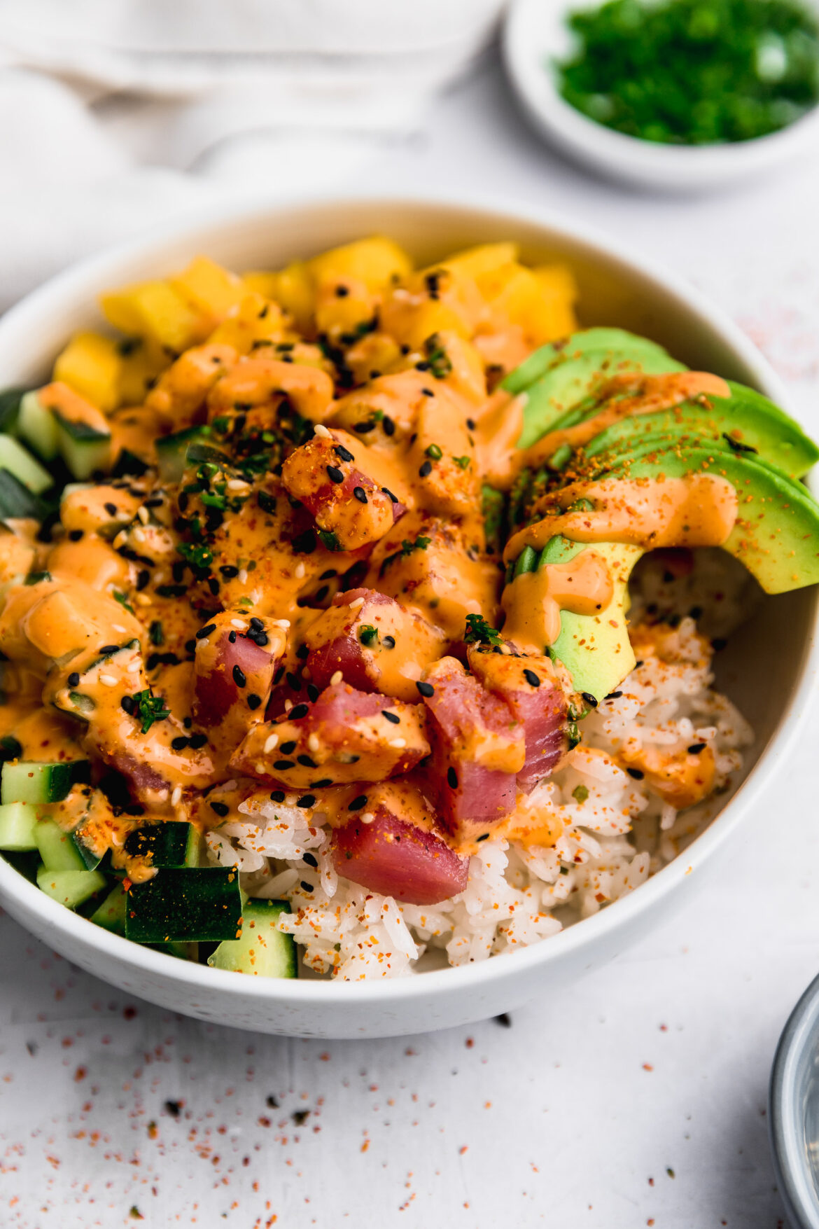 Poke Bowl de Atún con mayonesa picante - Cravings Journal