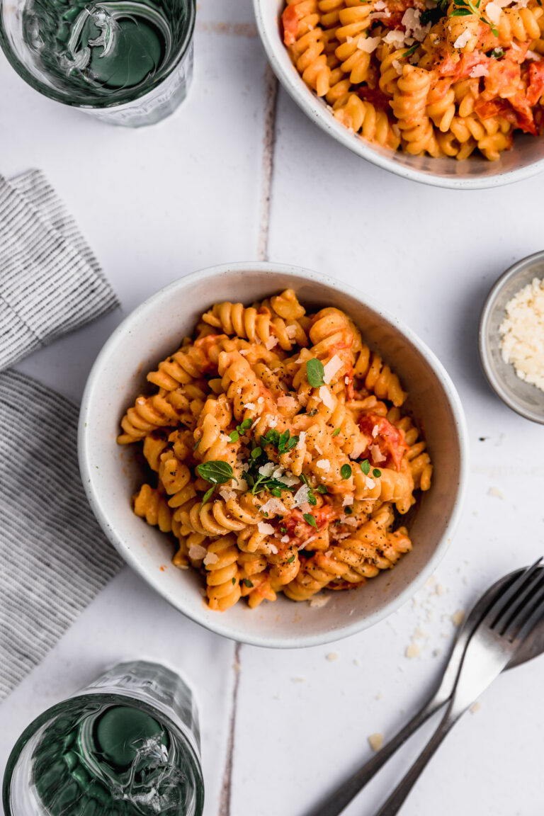 Pasta con salsa cremosa de tomate - Cravings Journal