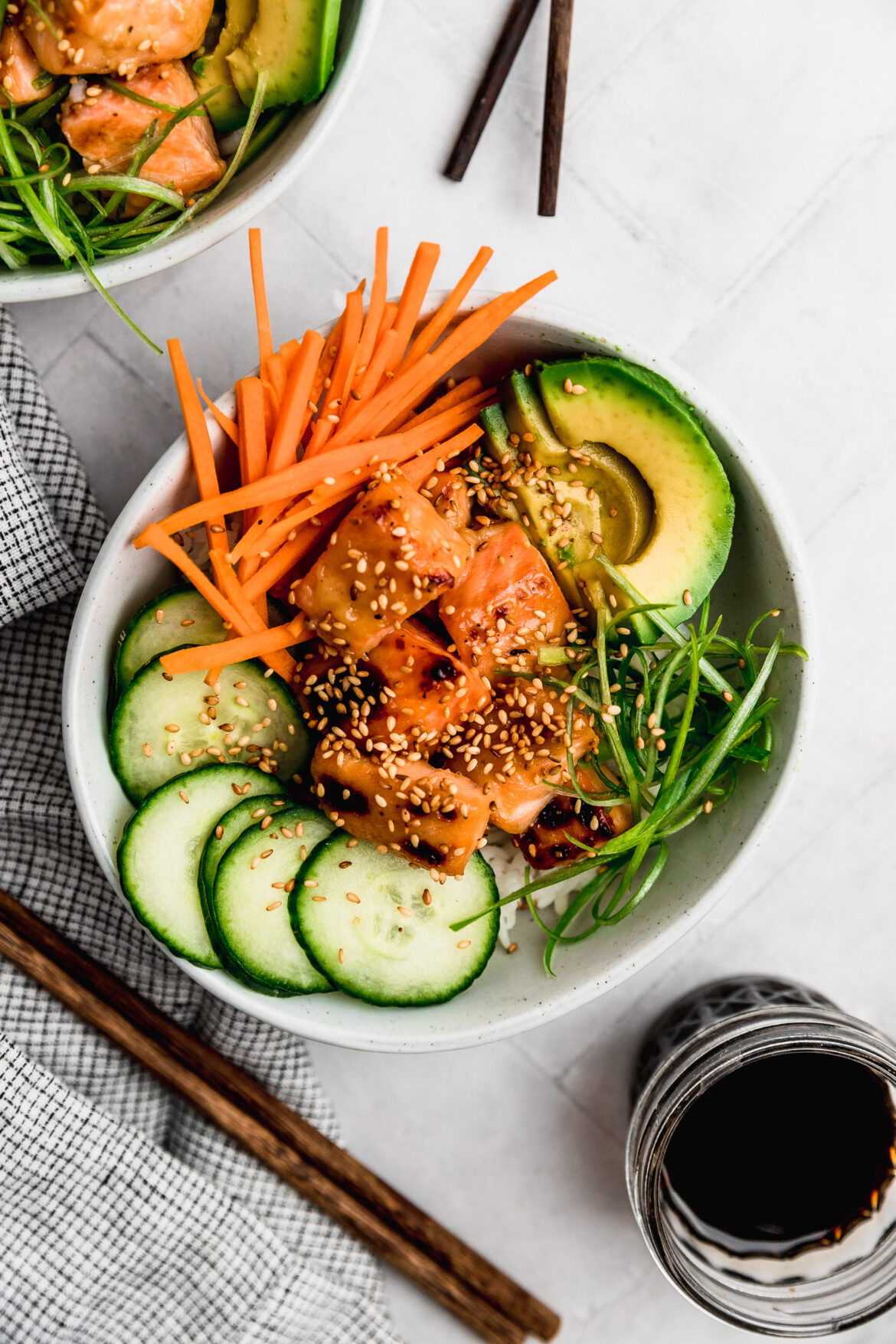 Poke bowl de salmón cocido - Cravings Journal