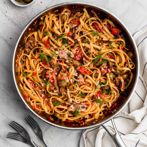Pasta mediterranea con jurel - Cravings Journal
