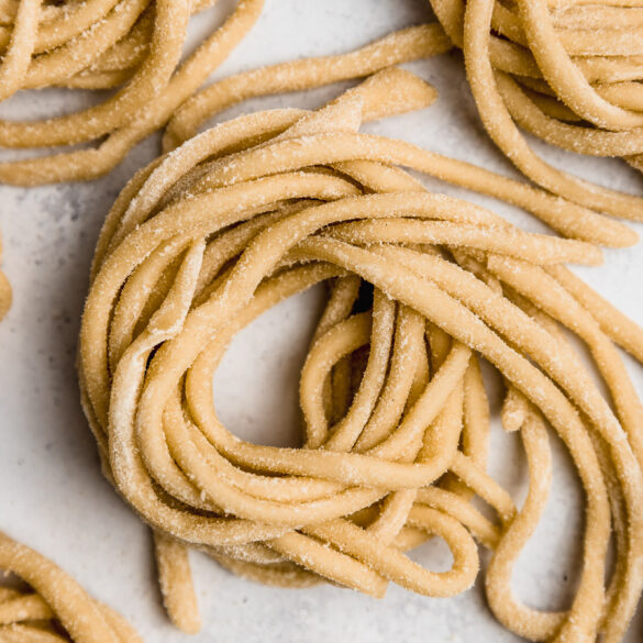 Pasta Pici Casera (Pasta Fresca Hecha a Mano) - Cravings Journal