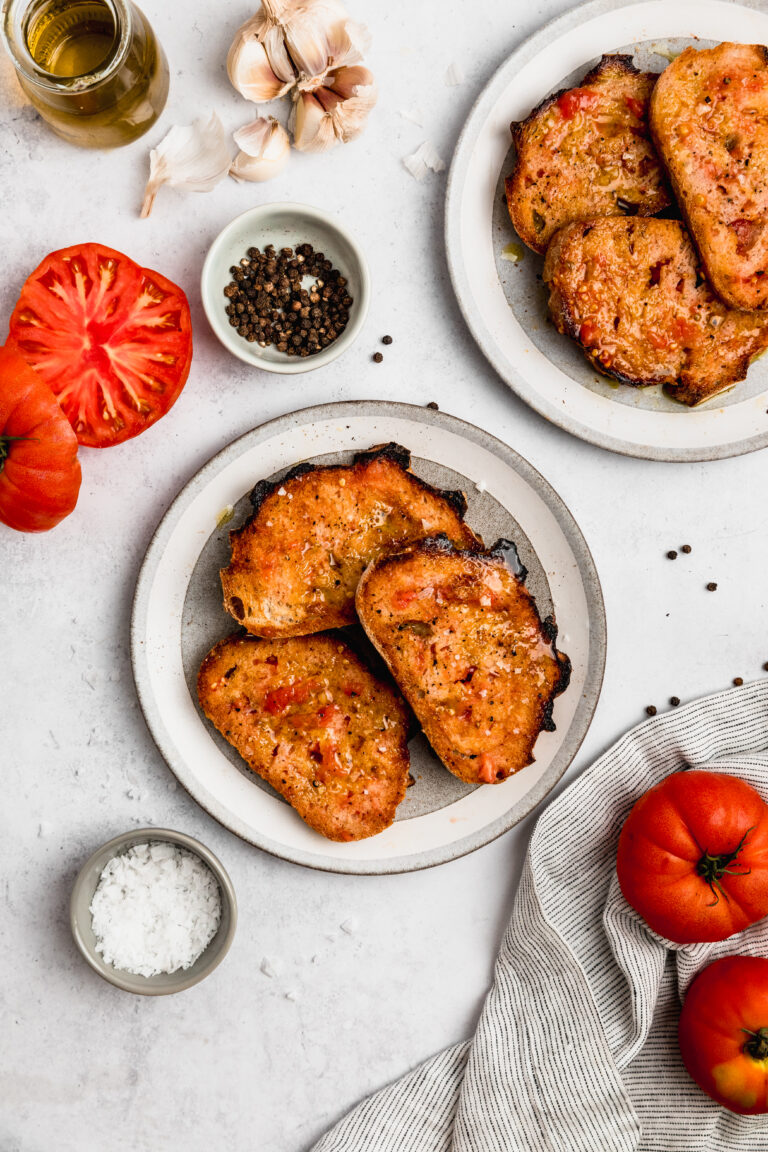 Pan con Tomate (Pa Amb Tomàquet) con 3 ingredientes - Cravings Journal