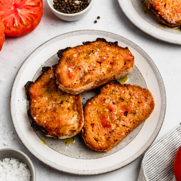 Pan con Tomate (Pa Amb Tomàquet) con 3 ingredientes - Cravings Journal