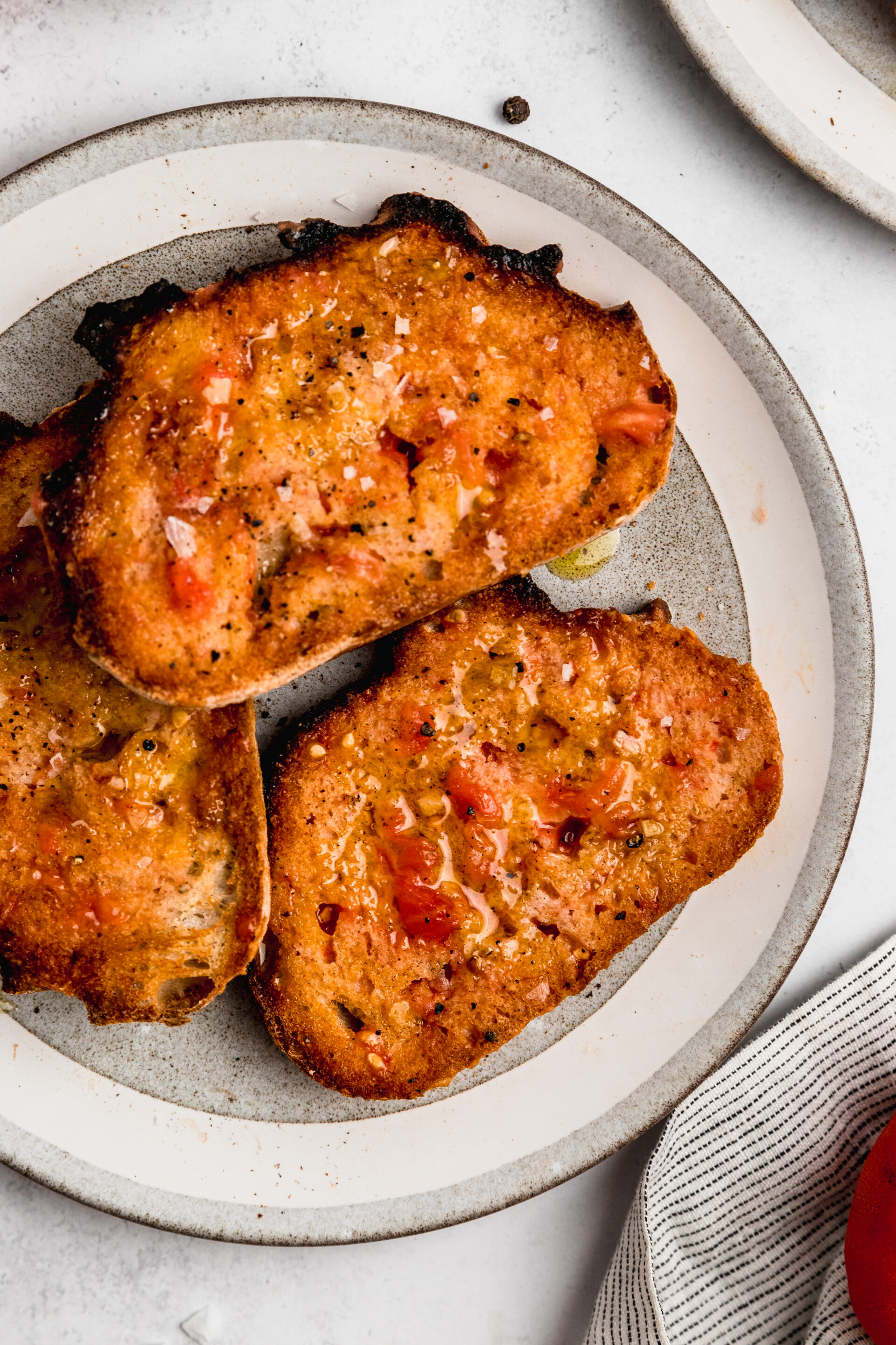 Pan con Tomate (Pa Amb Tomàquet) con 3 ingredientes - Cravings Journal