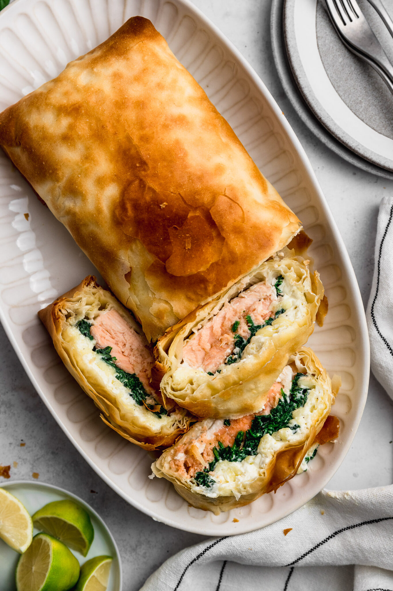 Strudel de salmón con espinaca y queso - Cravings Journal