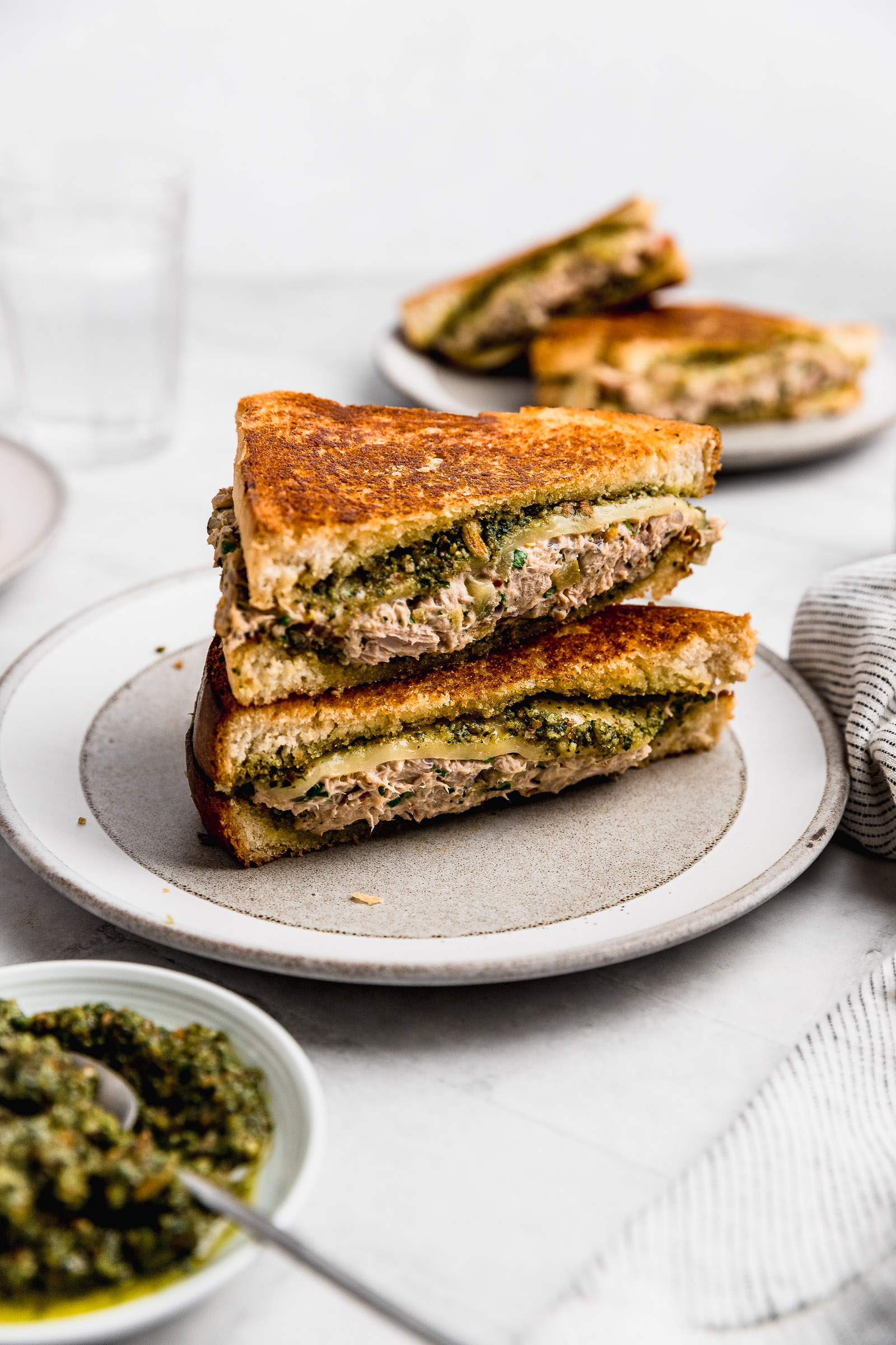 Sandwich de atún y queso caliente - Cravings Journal